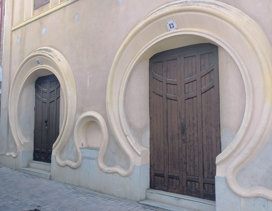 Geometry in an Iconic Door – From Pyrenees to Pennines